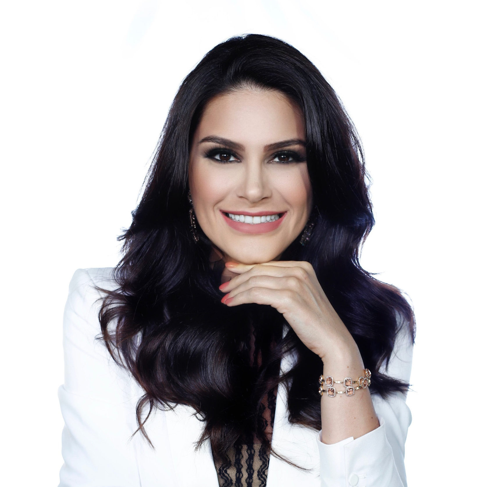 Natália Guimarães apresenta reality show patrocinado pela Amakha Paris ...