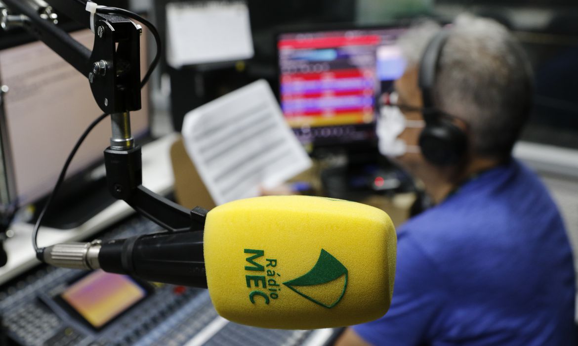 Rádio MEC do Rio de Janeiro completa 98 anos no ar | Imprensa e Mídia