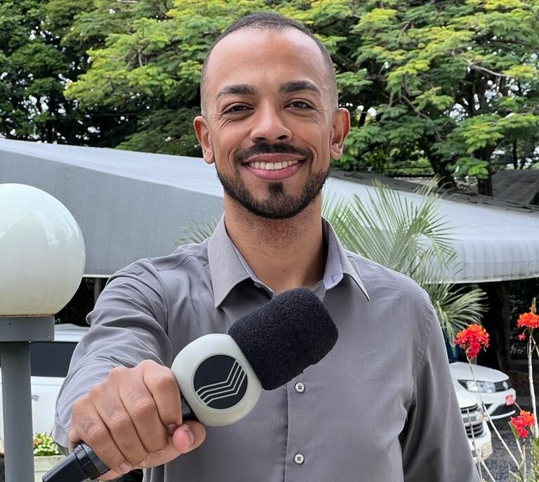 Jornalista David Carneiro é o novo repórter da TV Paranaíba (Record TV ...