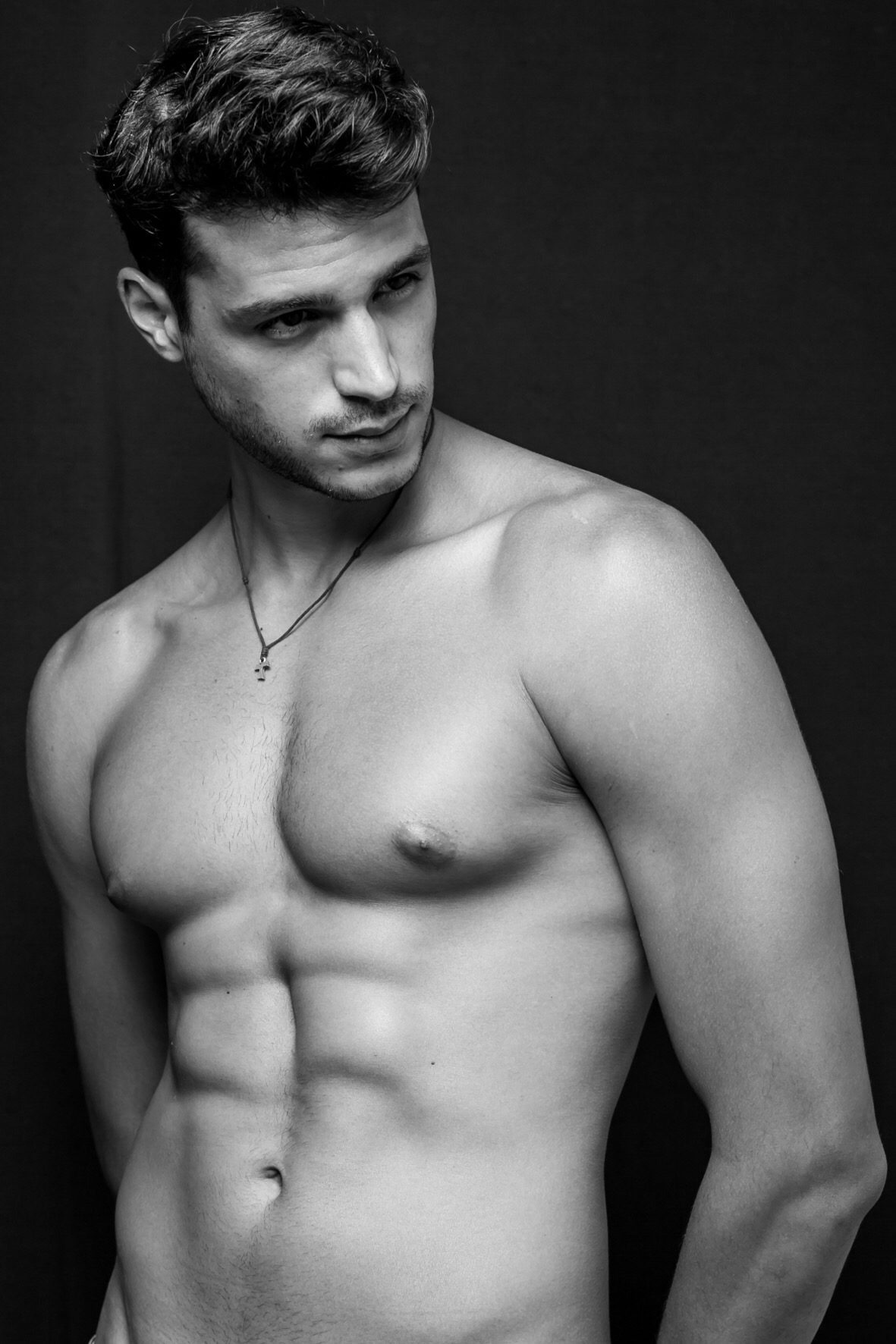 Felipe Gomes: O Modelo Brasileiro Que Conquistou o Coração de Todos na ...