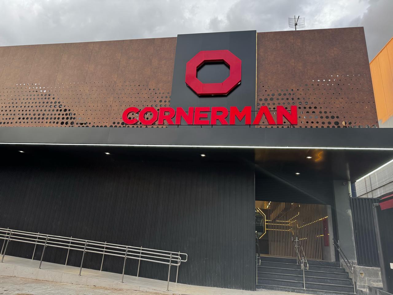 CORNERMAN CHEGA A SÃO PAULO: A MAIOR ACADEMIA DE LUTAS DA AMÉRICA ...